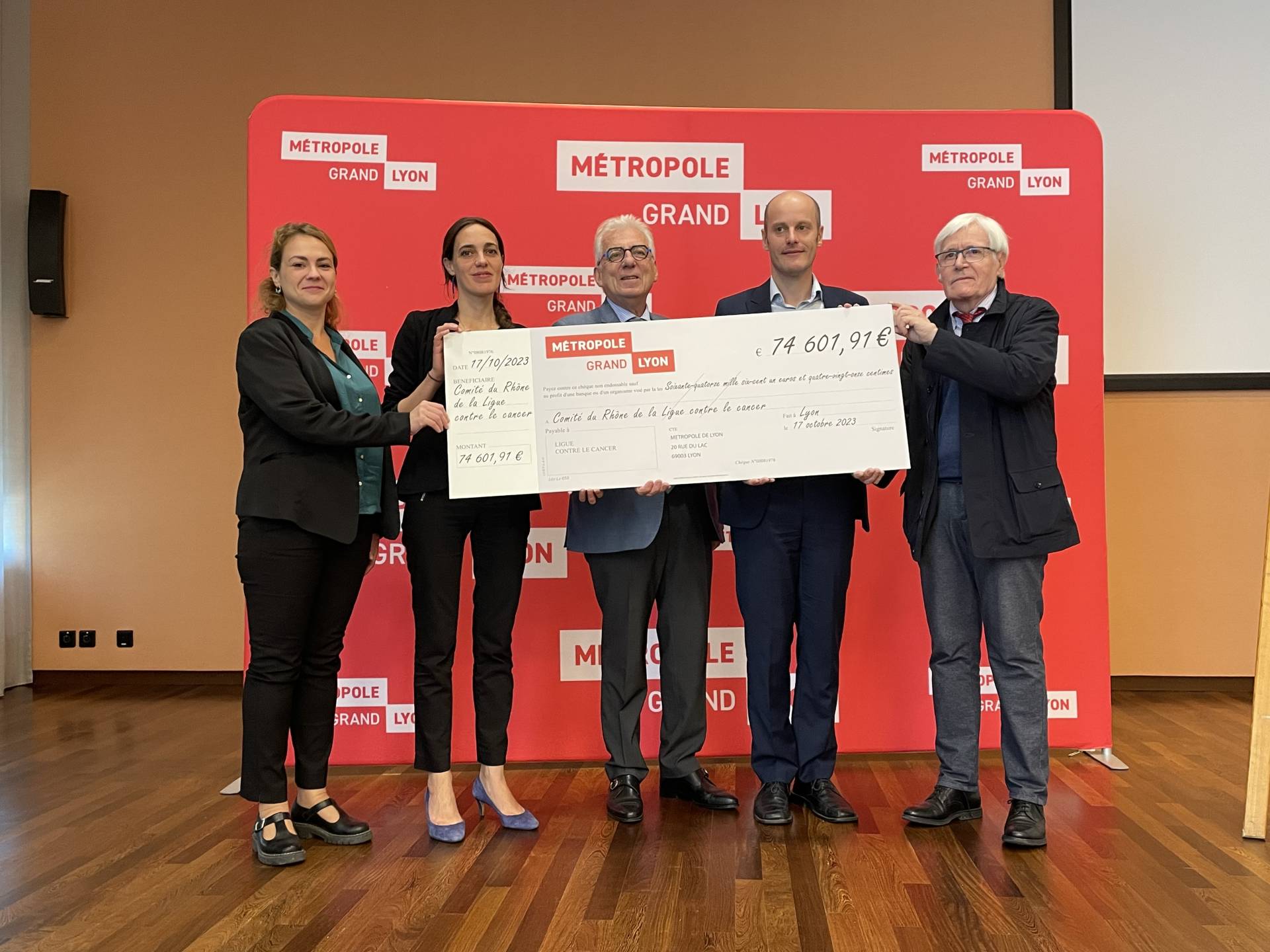 Grâce au recyclage, un chèque de 75 000 € | Ligue contre le cancer